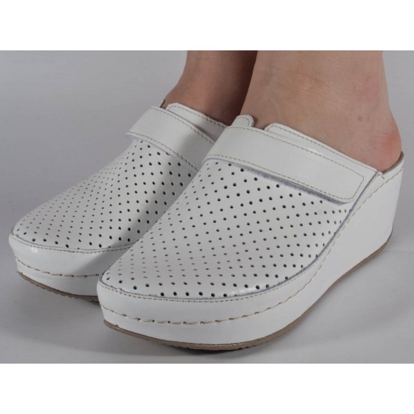 Saboti/Papuci MUBB albi din piele naturala (cod 666)